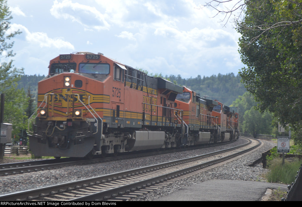 BNSF 5725